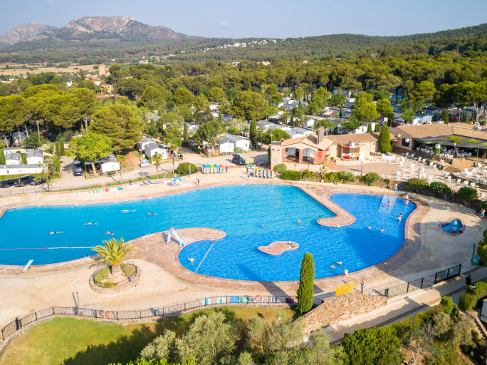 Camping Castell Montgri: fantastische faciliteiten in een prachtige ...