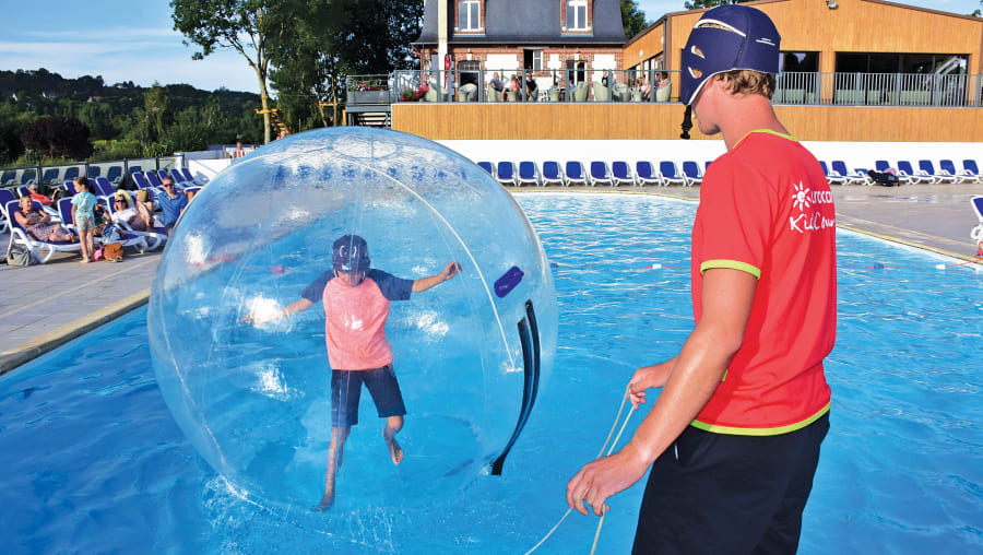 Super Fun Station Clubs | Eurocamp
