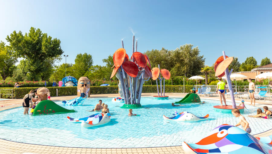 Please note the pool complex closes during the afternoon summer Siesta ...