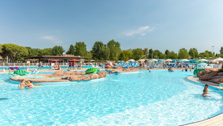 Please note the pool complex closes during the afternoon summer Siesta ...