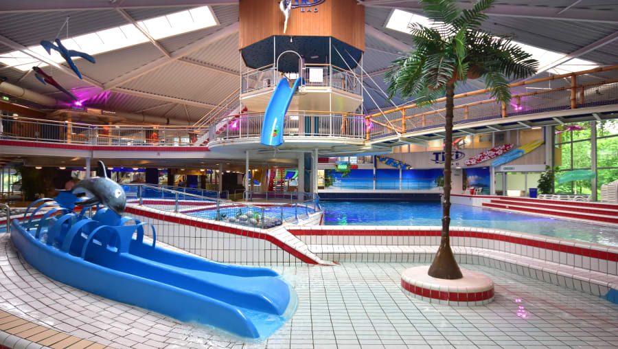 - Available throughout the day, for a maximum of 4 hours in the pool