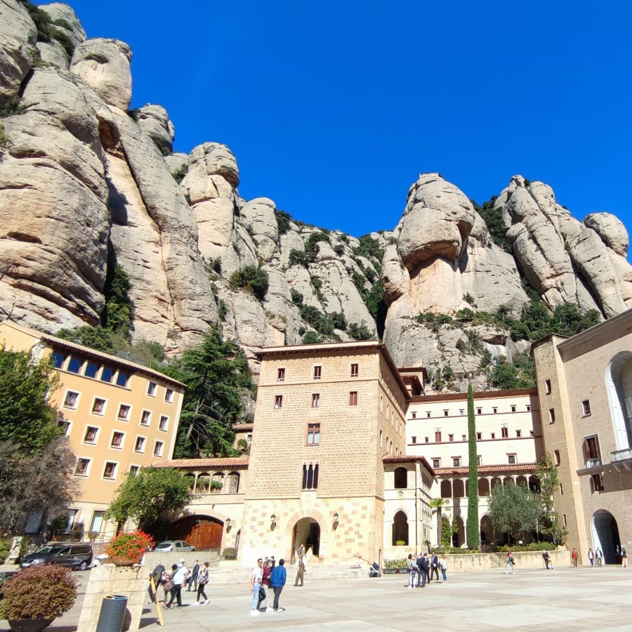 Klasztor w Montserrat | Co zobaczyć w Hiszpanii | Eurocamp