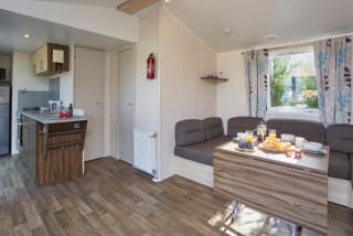 comfort 3 bedrooms sleeps 6-8 covered decking holiday home - living area