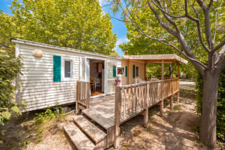 classic 2 bedrooms sleeps 4-6 covered decking accommodation exterior