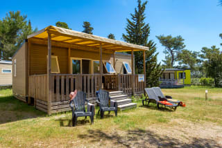 premium 3 bedrooms sleeps 6 covered decking holiday home - exterior