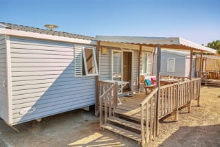 Classic XL 2 Bedrooms Sleeps 4-6 Covered Decking - Exterior