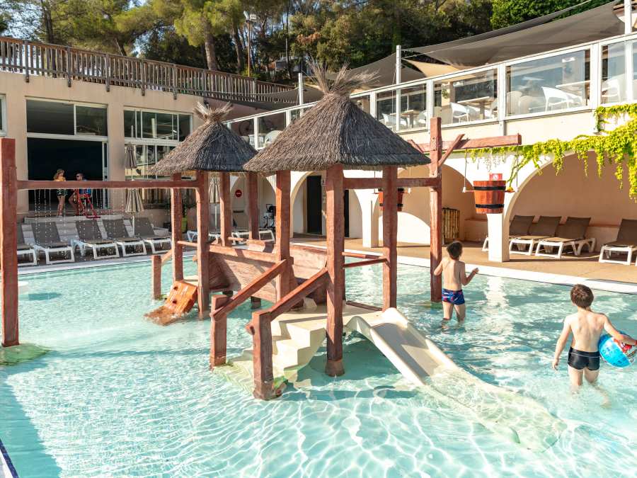 Holiday Green Village Plus | Riviera | Eurocamp