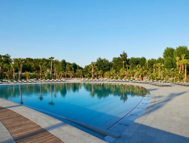 Les Prairies de la Mer Resort | Riviera | Eurocamp