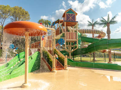 Holiday Green Village Plus | Riviera | Eurocamp