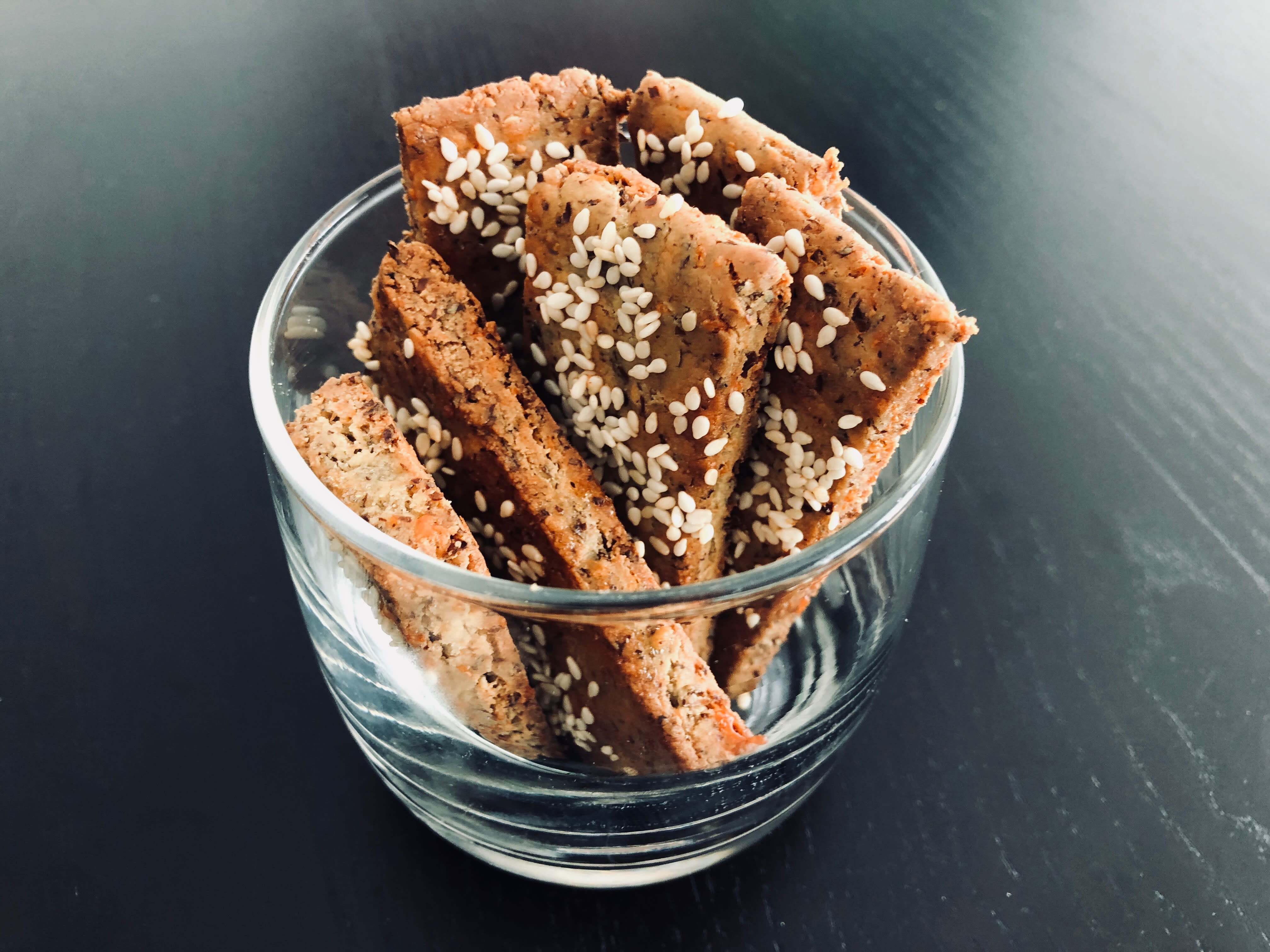 Cheesy quinoa crackers - Eva Lindsay Health
