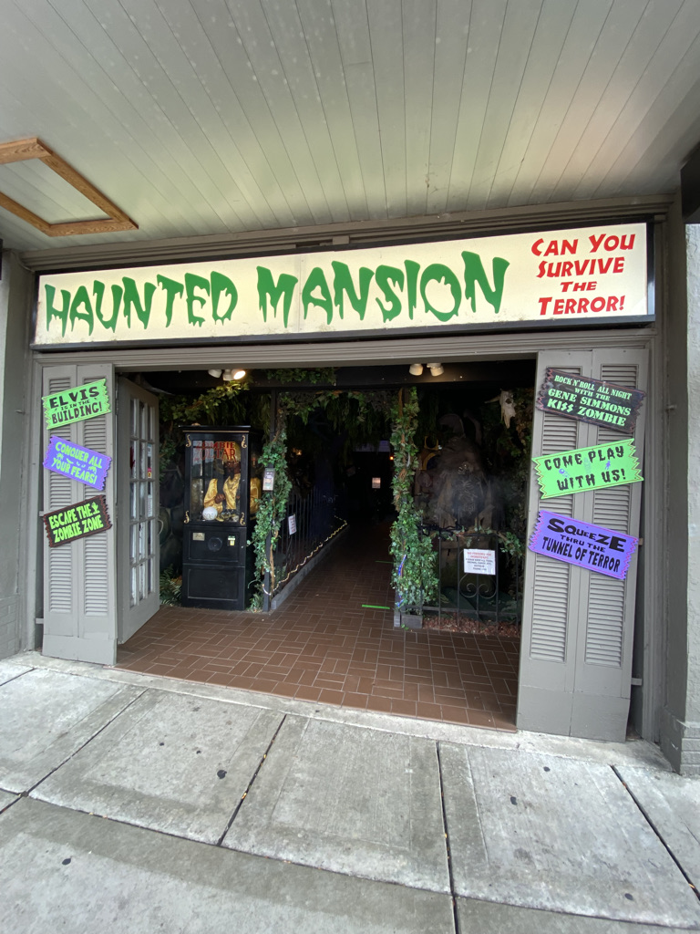 Haunted Mansion Wisconsin Dells — My Photos — Evan Agee