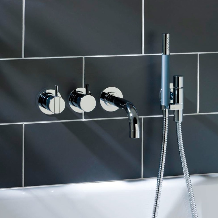 Vola 2411C-071 badkarsblandare med duschset, stål | 2411C-071-40