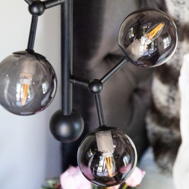 Køb Halo Design Atom Lysekrone aflang i 2 farver | Perfekt i stuen
