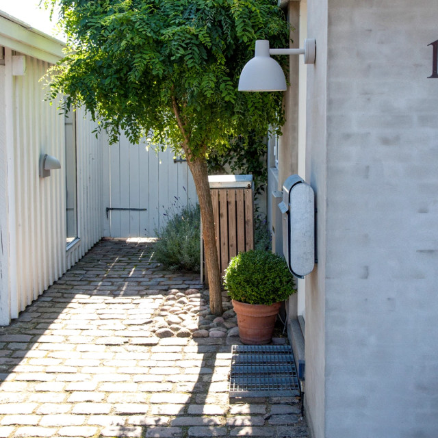 Louis Poulsen Toldbod 220 utelys vegg, sort | 5743151907