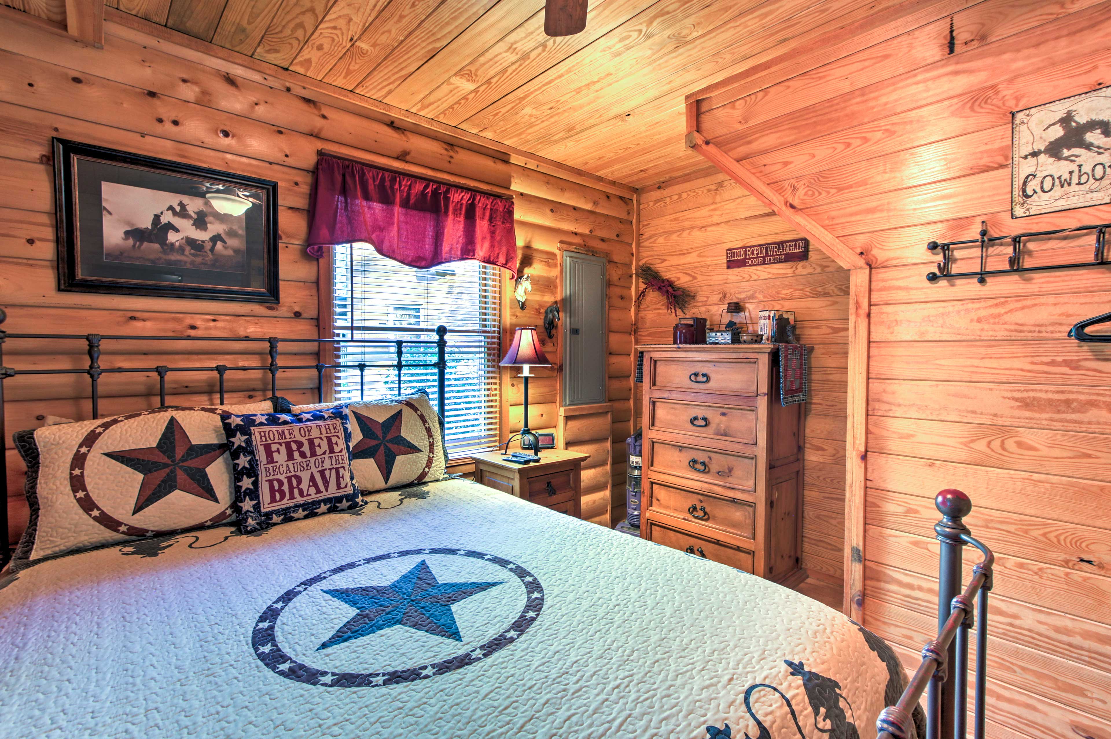 Smoky Mountain Rustic Log Cabin w/ Furnished Patio | Evolve