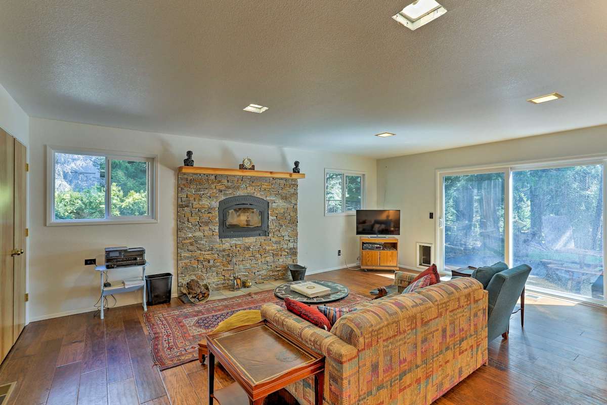 Lake Almanor Country Club Home w/ Views! | Evolve