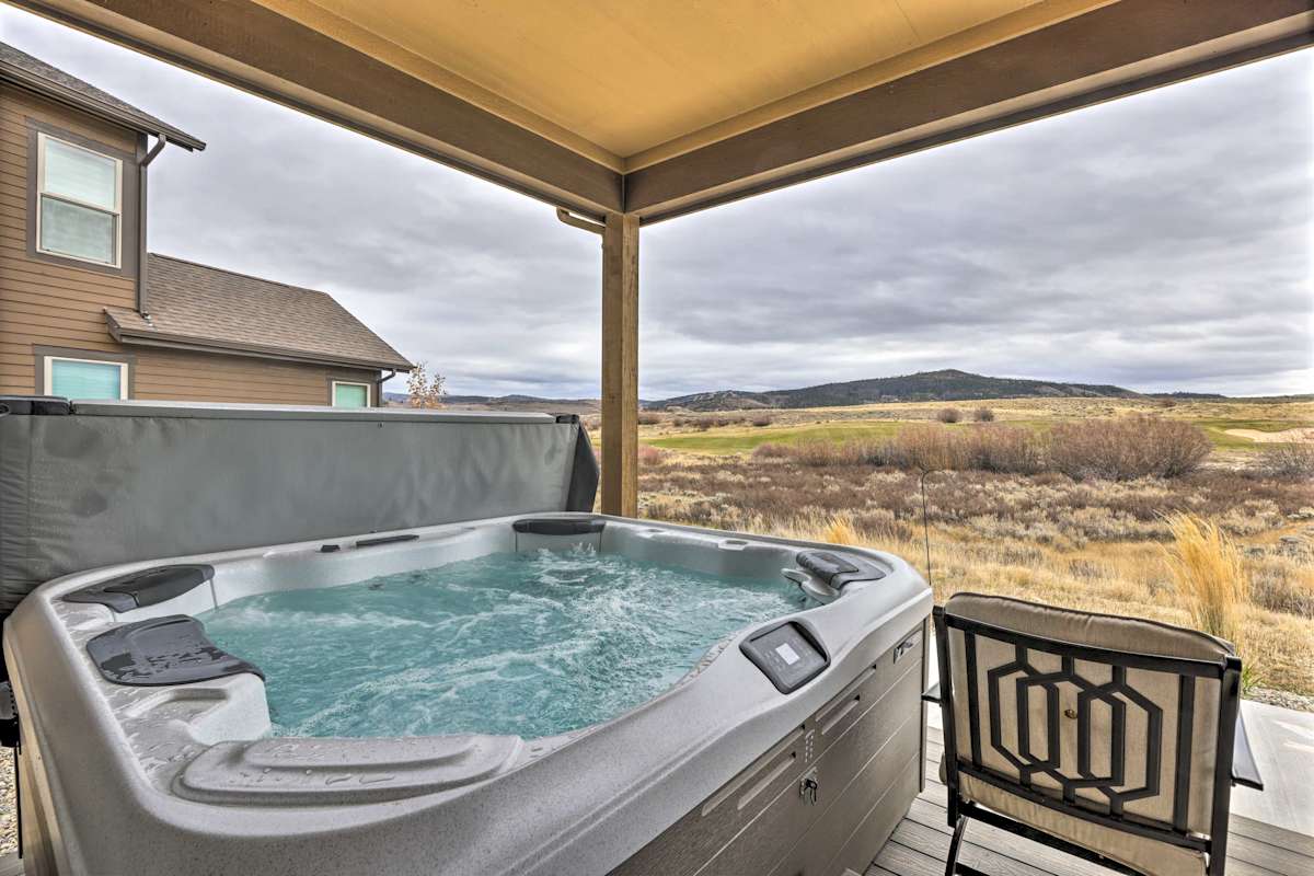3 Mi to Granby Ranch: Home w/ Hot Tub & Mtn Views! | Evolve