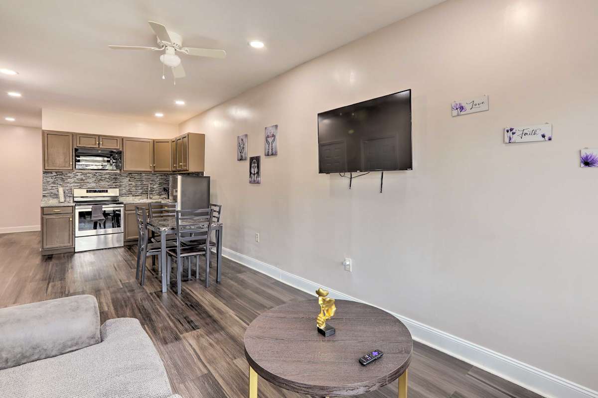 Townhome ~ 5 Mi to University of Pennsylvania - Philadelphia, PA | Evolve