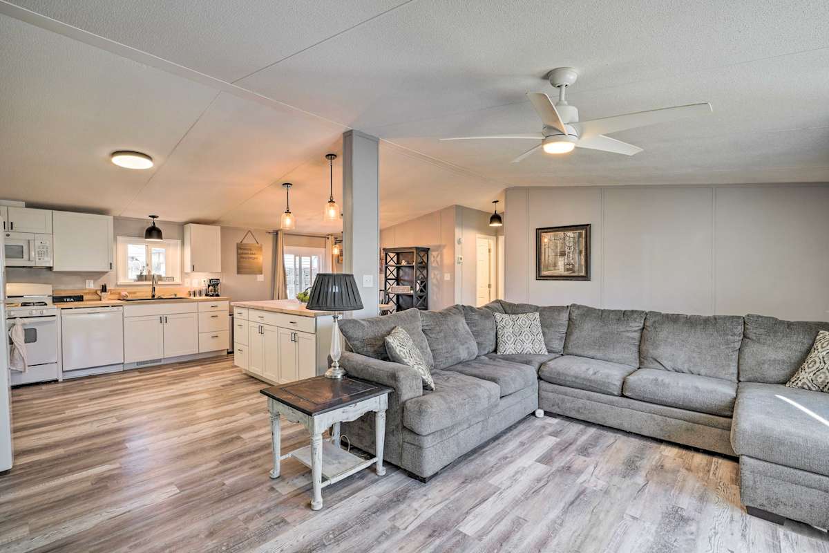 Pet-Friendly Home ~ 3 Mi to Downtown Pueblo! | Evolve