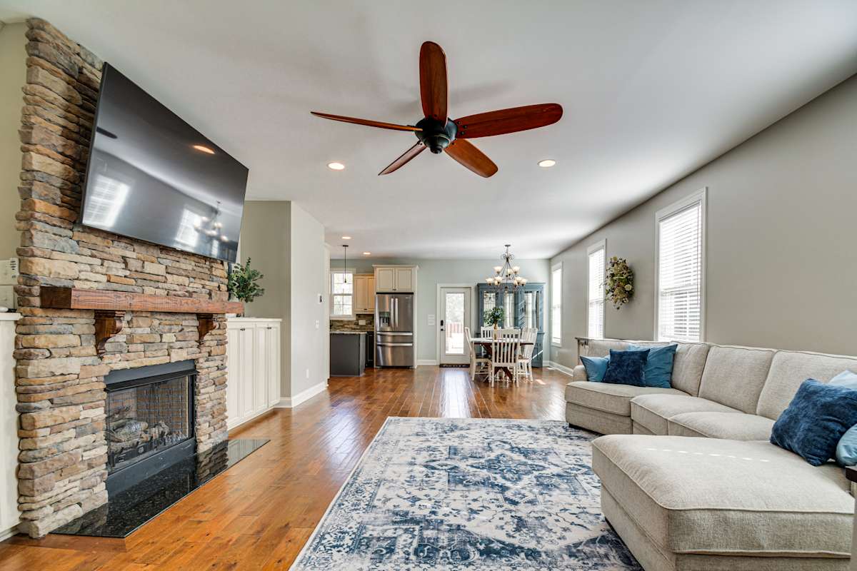 Spacious Home w/ Fireplace - Near Pinehurst Golf! | Evolve