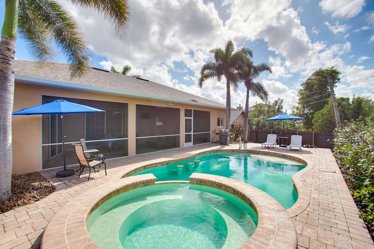 9 Mi to Downtown Fort Myers: Home w/ Lanai + Grill - Cape Coral, FL ...