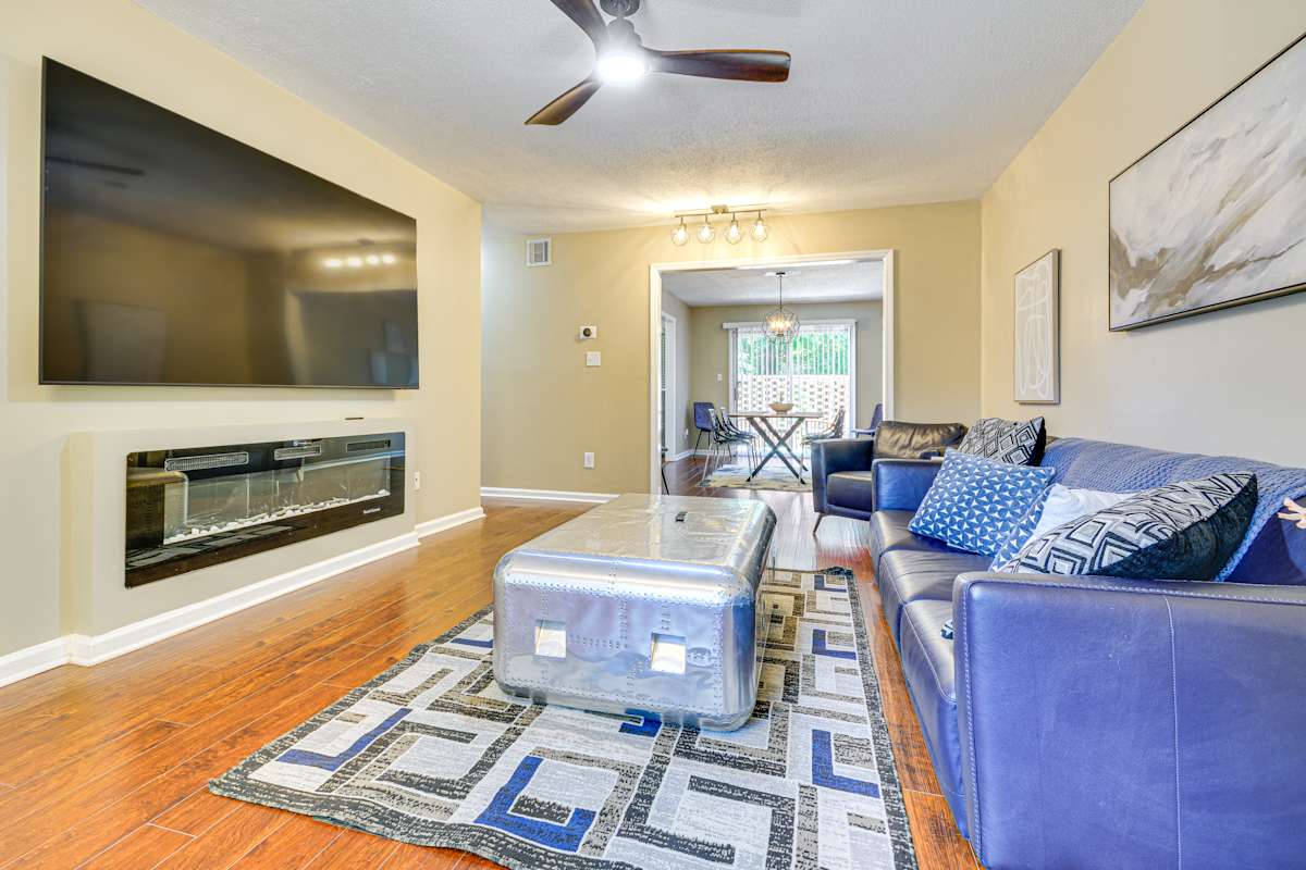 2 Mi to High Point University: Townhome w/ Patio | Evolve
