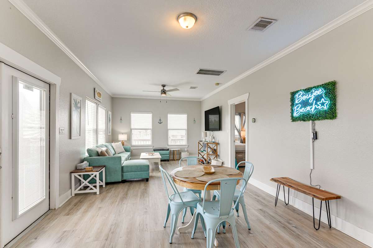 Walk to Crystal Beach: Coastal Getaway w/ Deck | Evolve