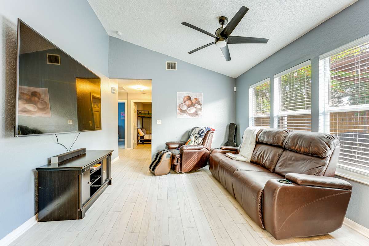 4 Mi to Clearwater Beach: Extended Stay w/ Yard | Evolve