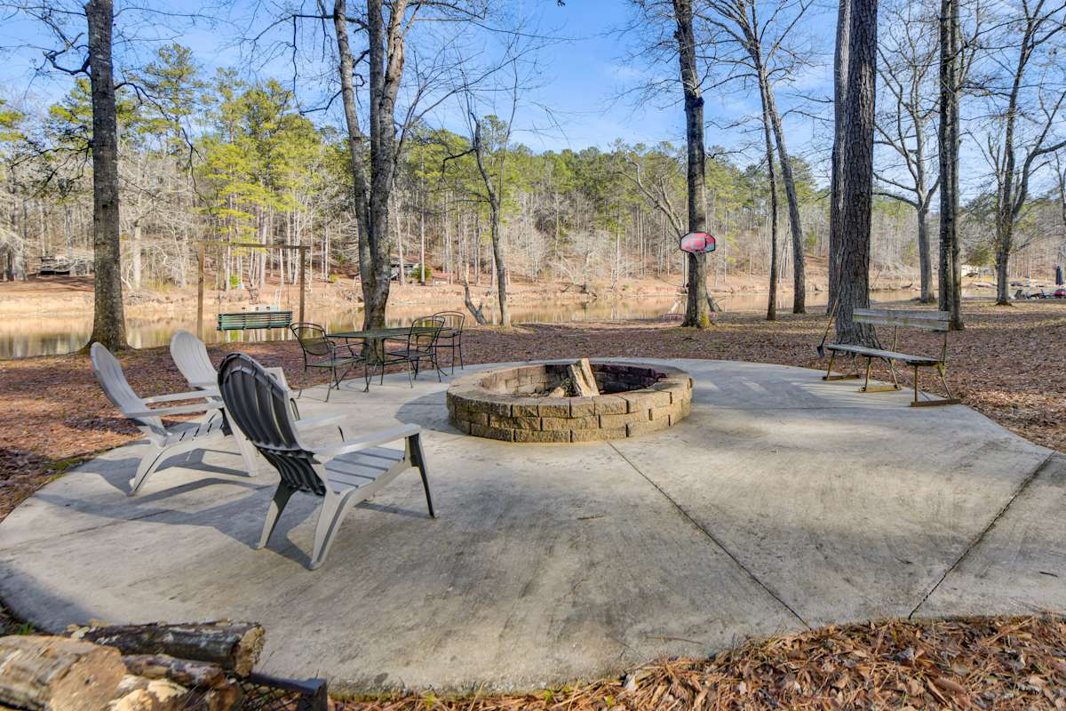 Fish & Float! Flint River Retreat w/ Pavilion - Woodland, GA | Evolve