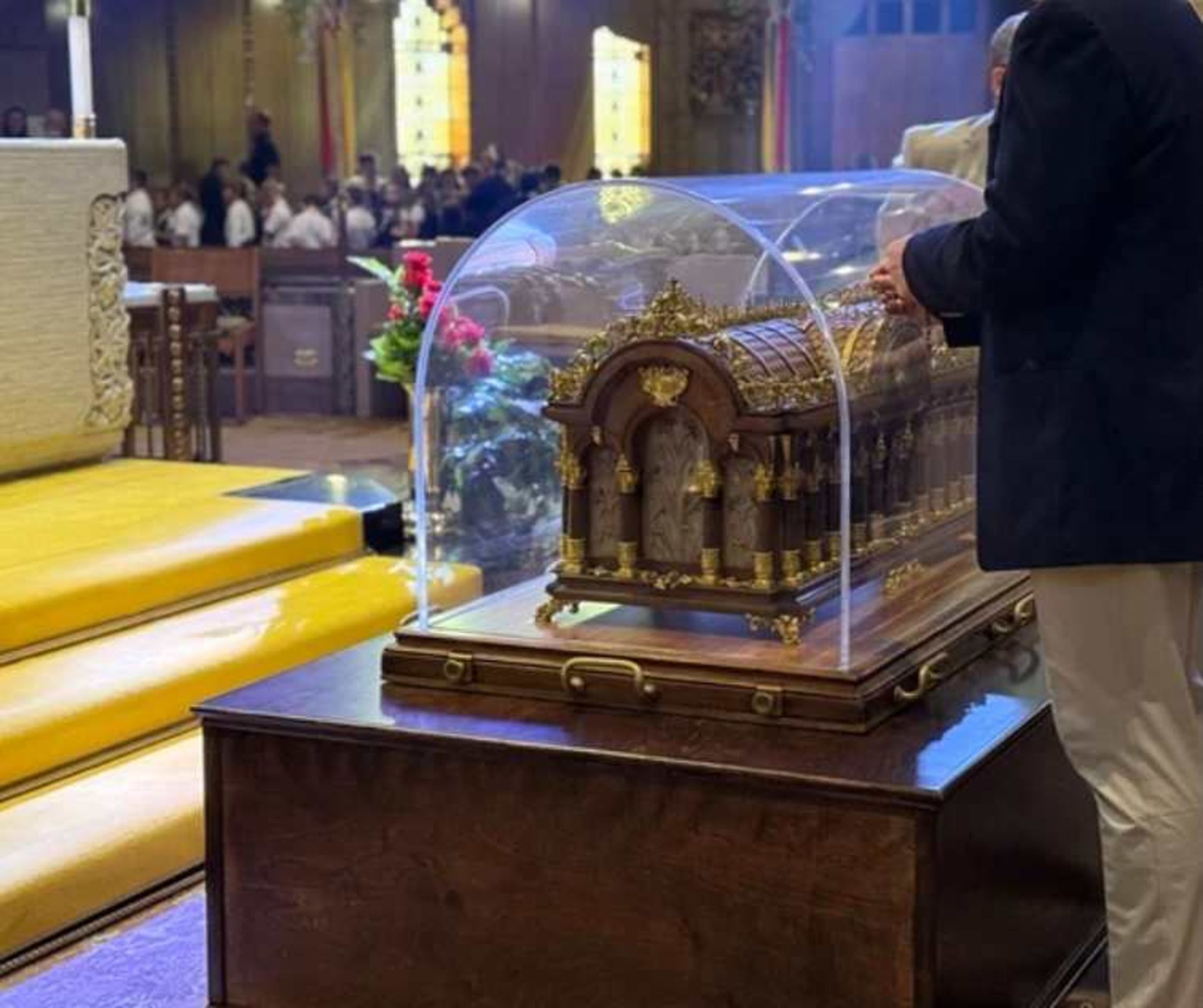 Relics of St. Thérèse of Lisieux begin U.S. tour at basilica named in ...