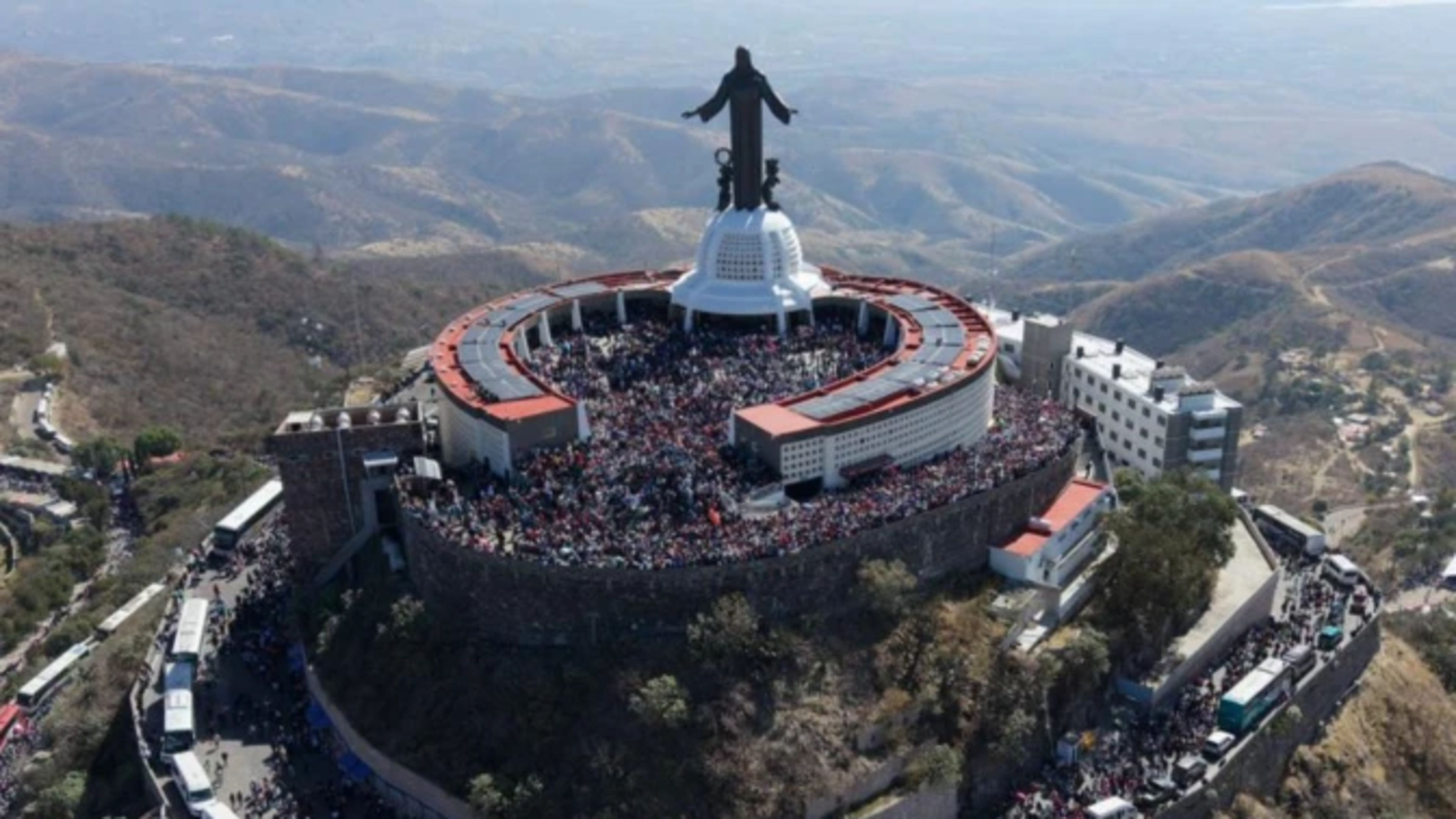 70,000 young people make pilgrimage to Mexico’s Christ the King monument