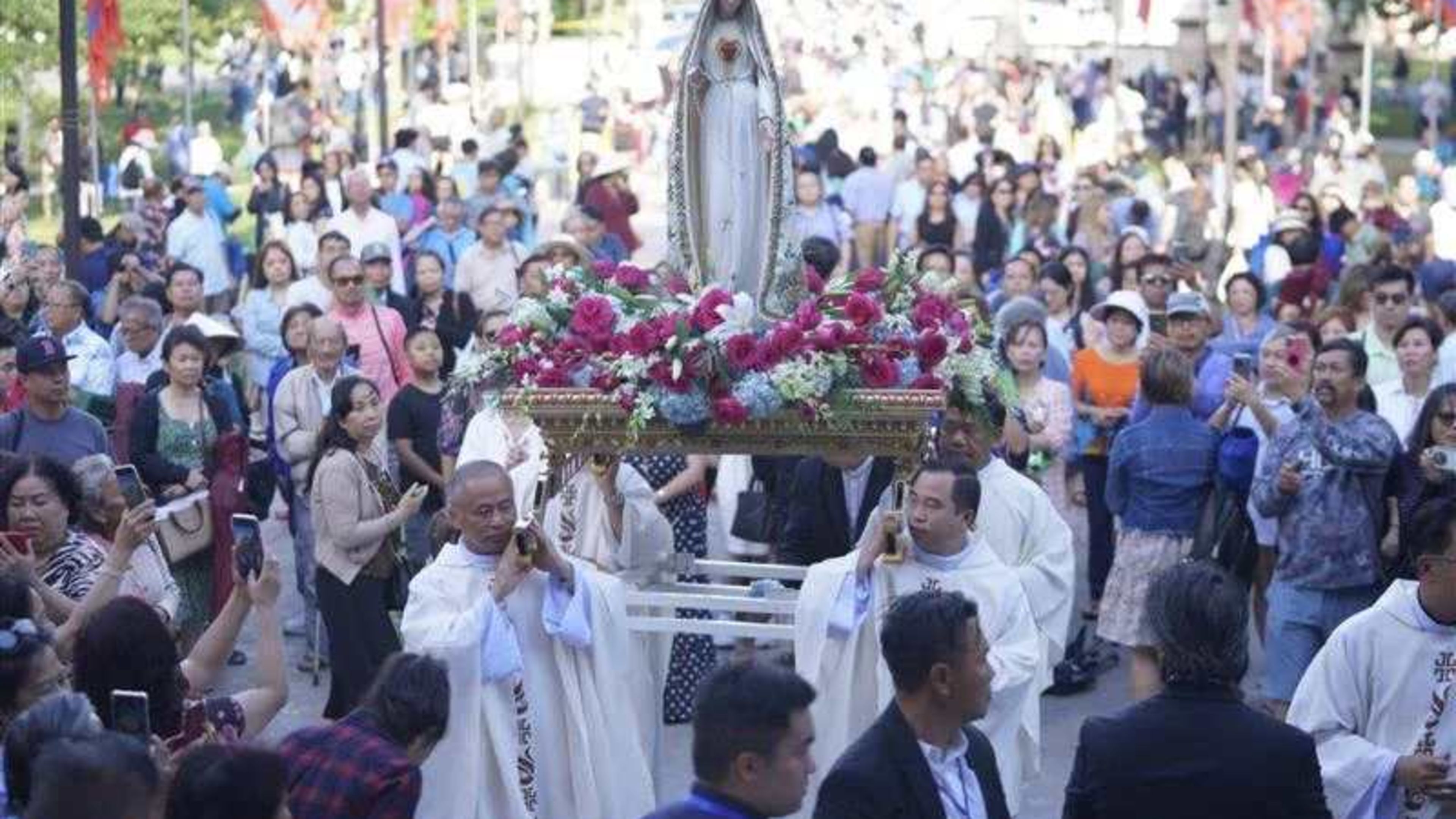 Thousands of Vietnamese Catholics gather in Missouri for Marian pilgrimage