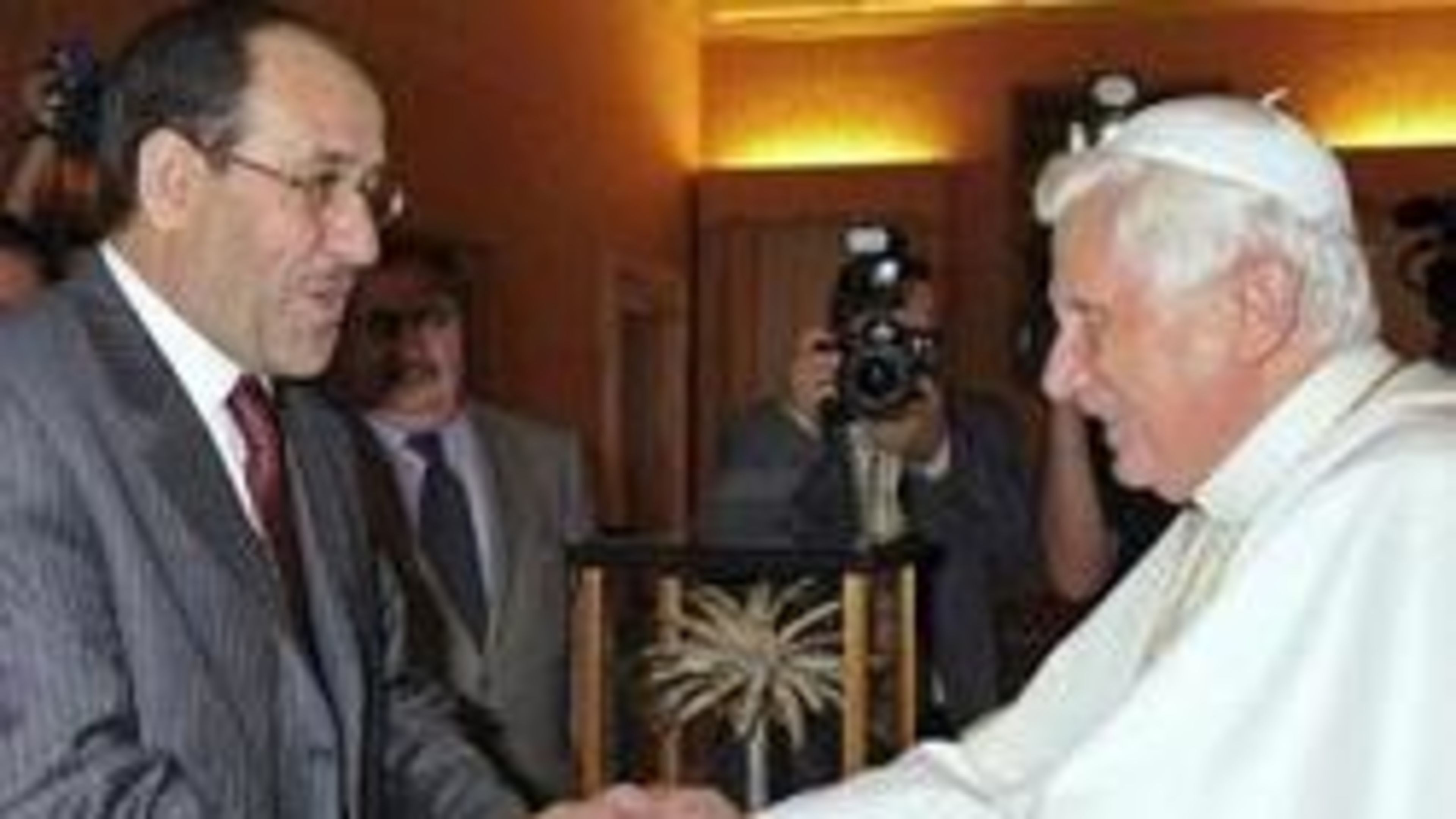 Holy Father meets with prime minister of Iraq