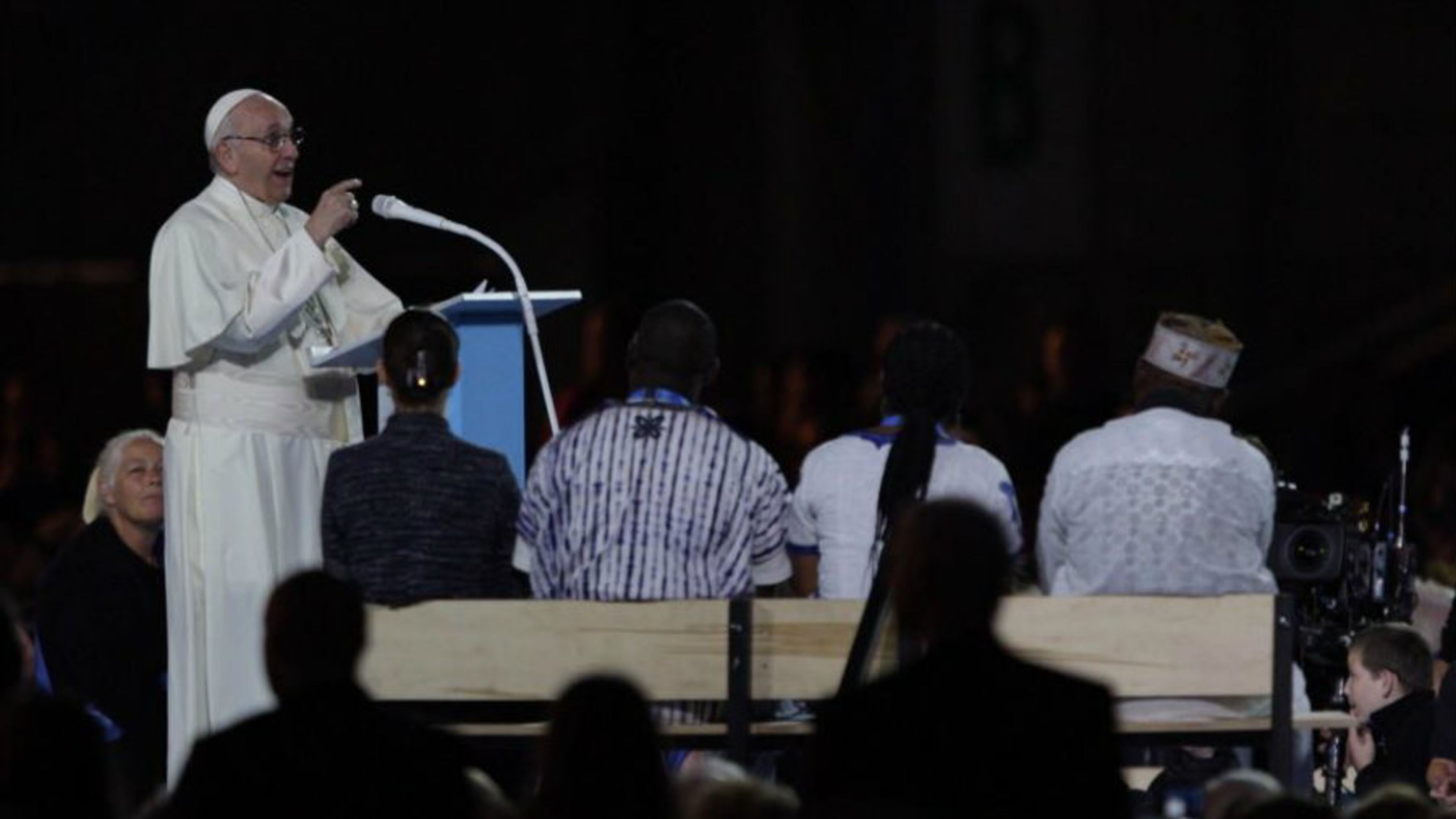 Be a 'beacon of joy,' Francis tells families in Ireland