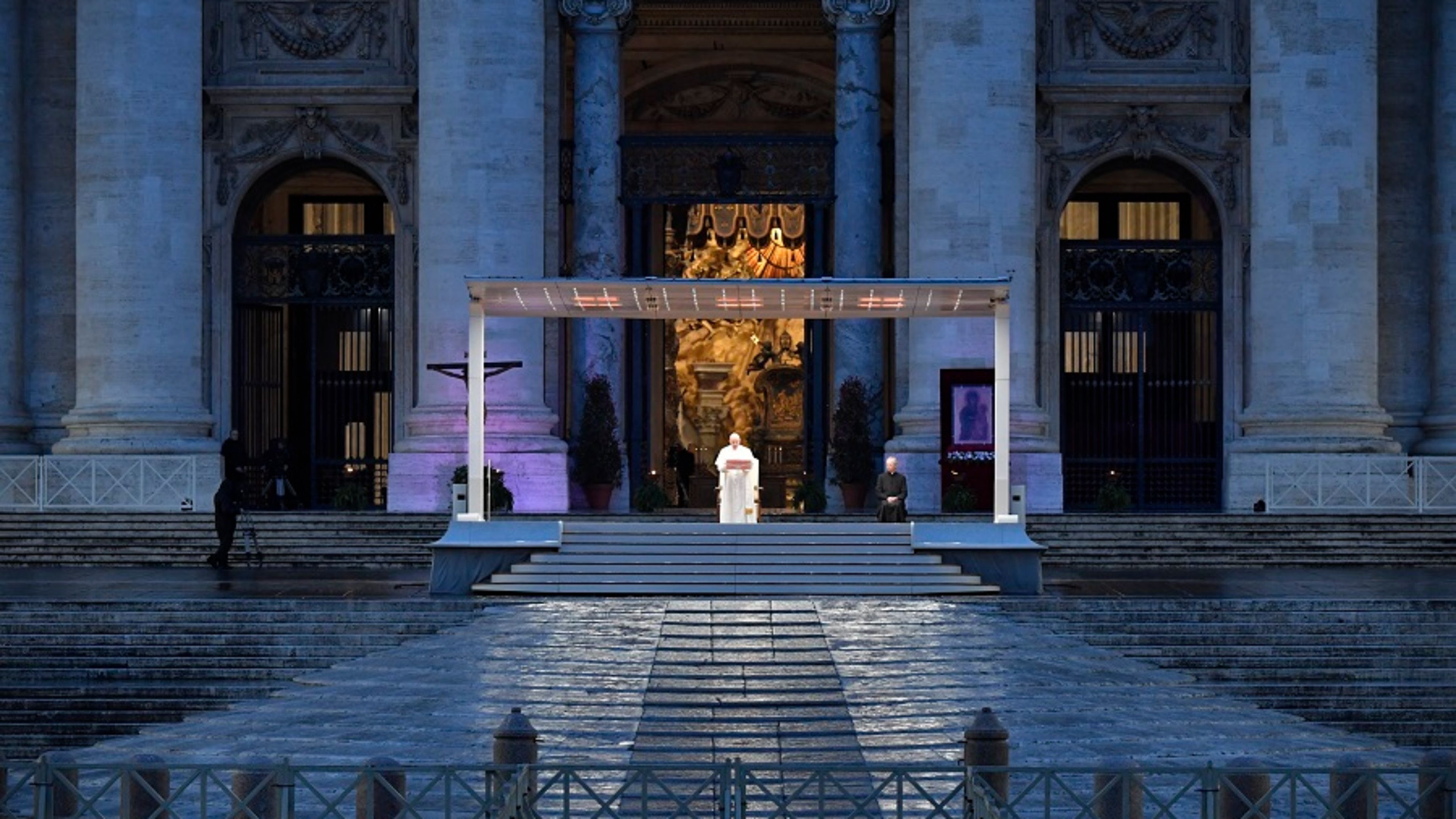 Pope Francis’ historic COVID-19 blessing: Five years after empty St ...