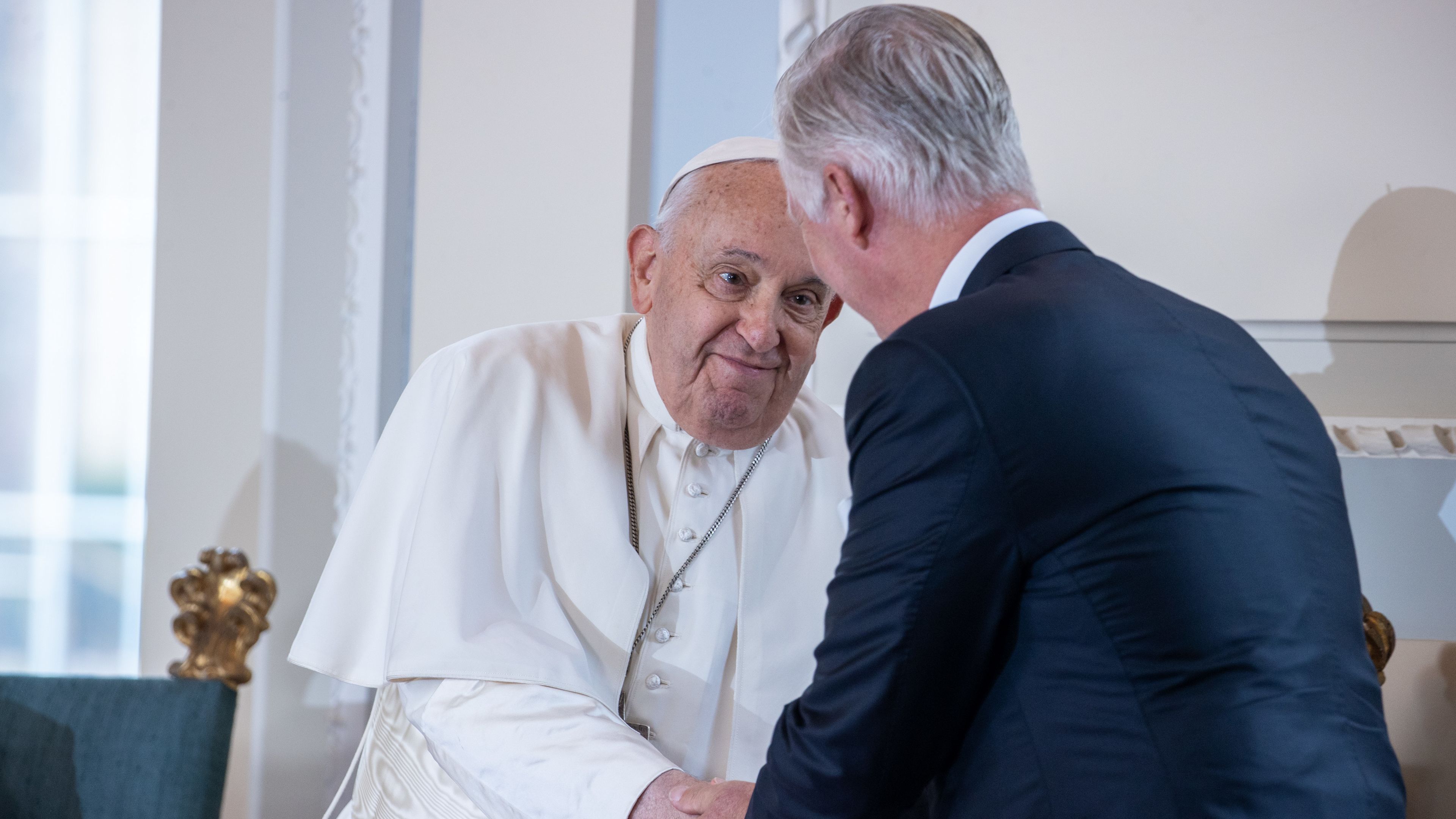 PHOTOS: Pope Francis meets king and queen of Belgium at Laeken Castle