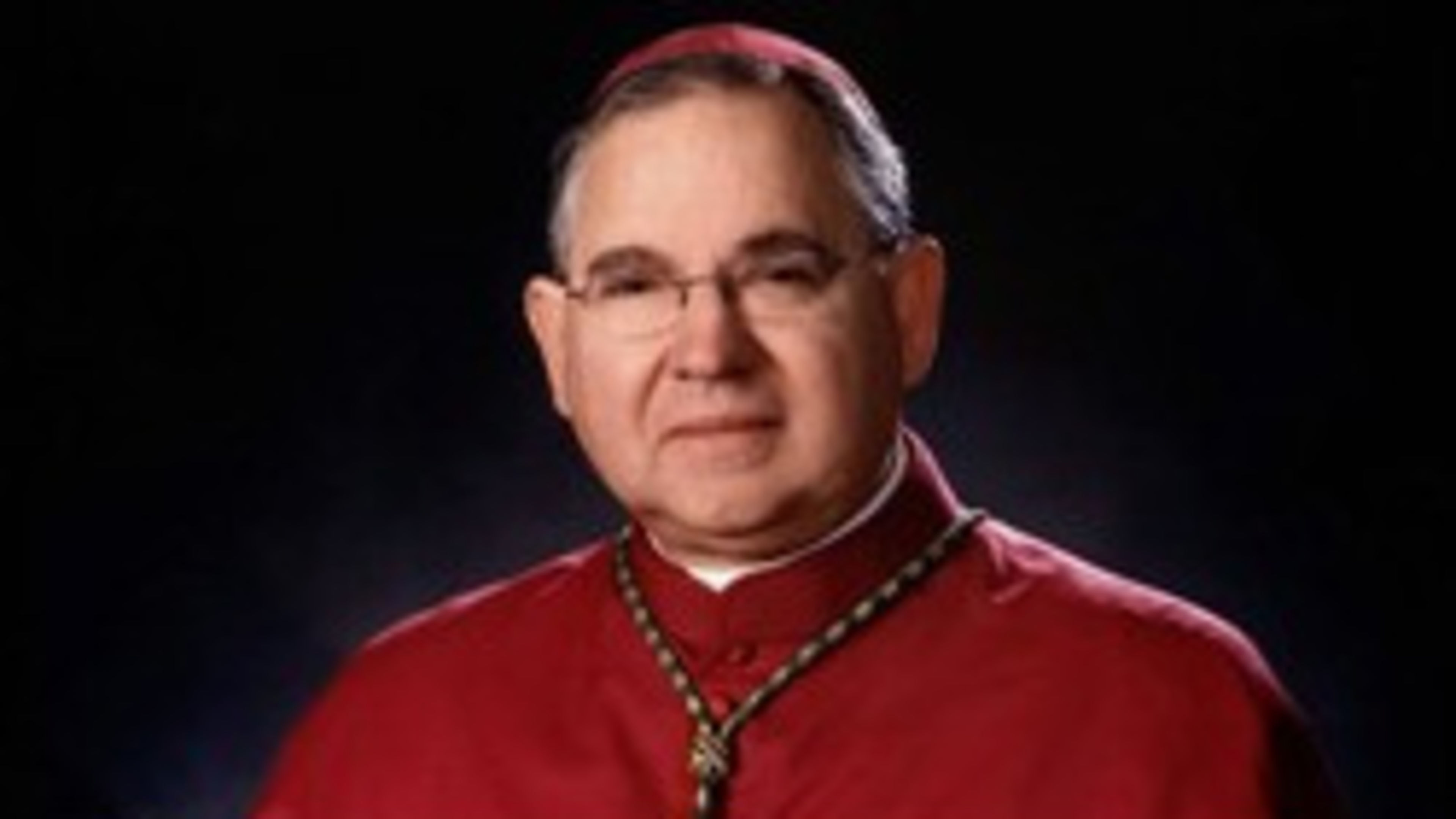 Archbishop Gomez urges graduates to help open dialogue with American ...