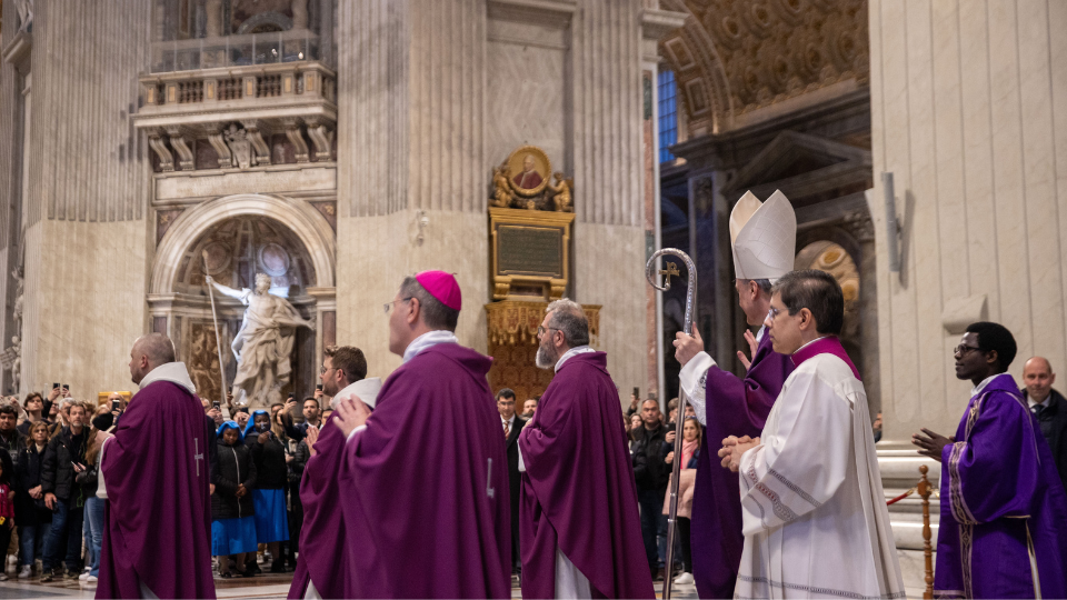 Vatican unveils the Holy Lance: a solemn tribute to soldier of faith St ...