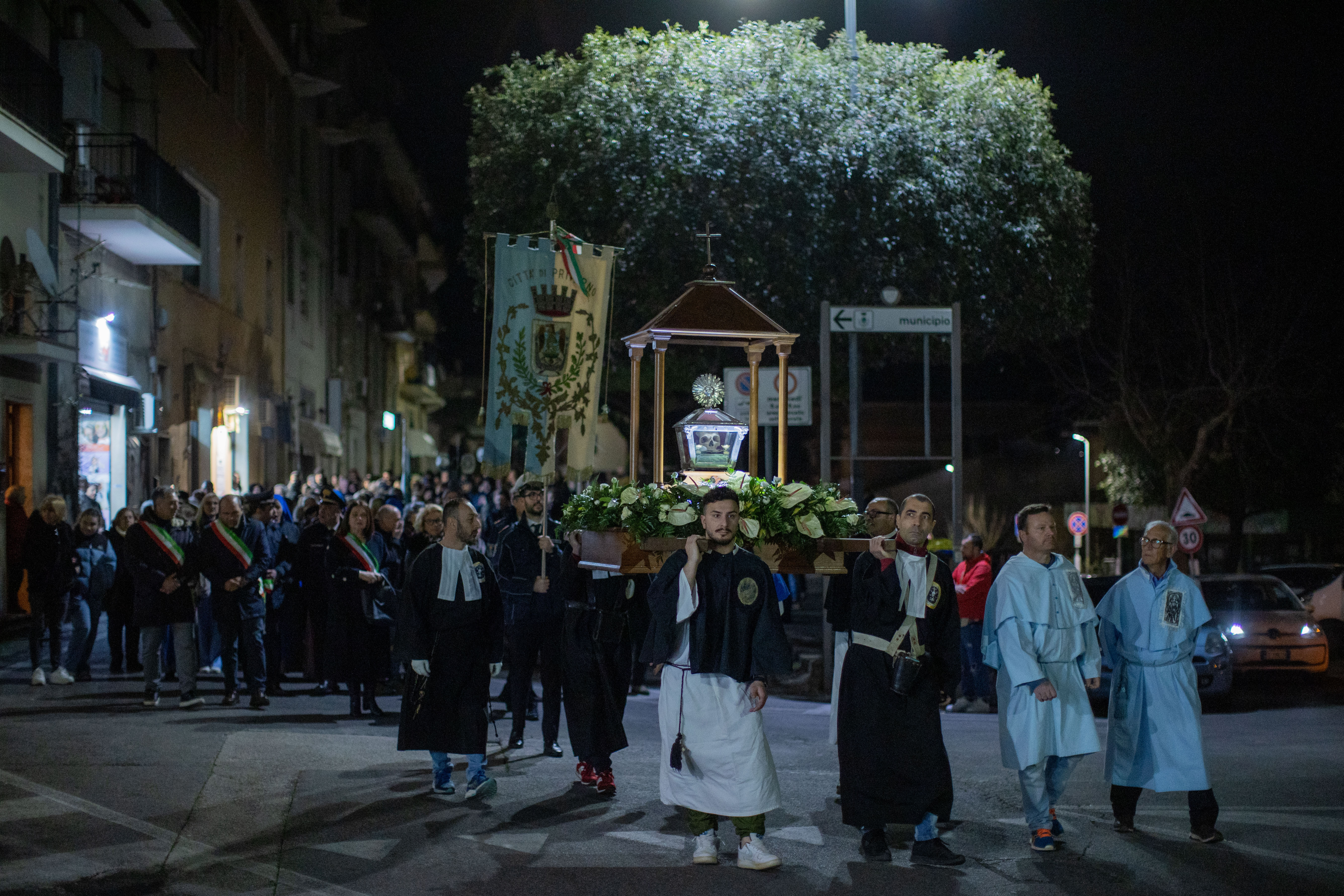 St. Thomas Aquinas’ relics carried in procession for 750th anniversary ...