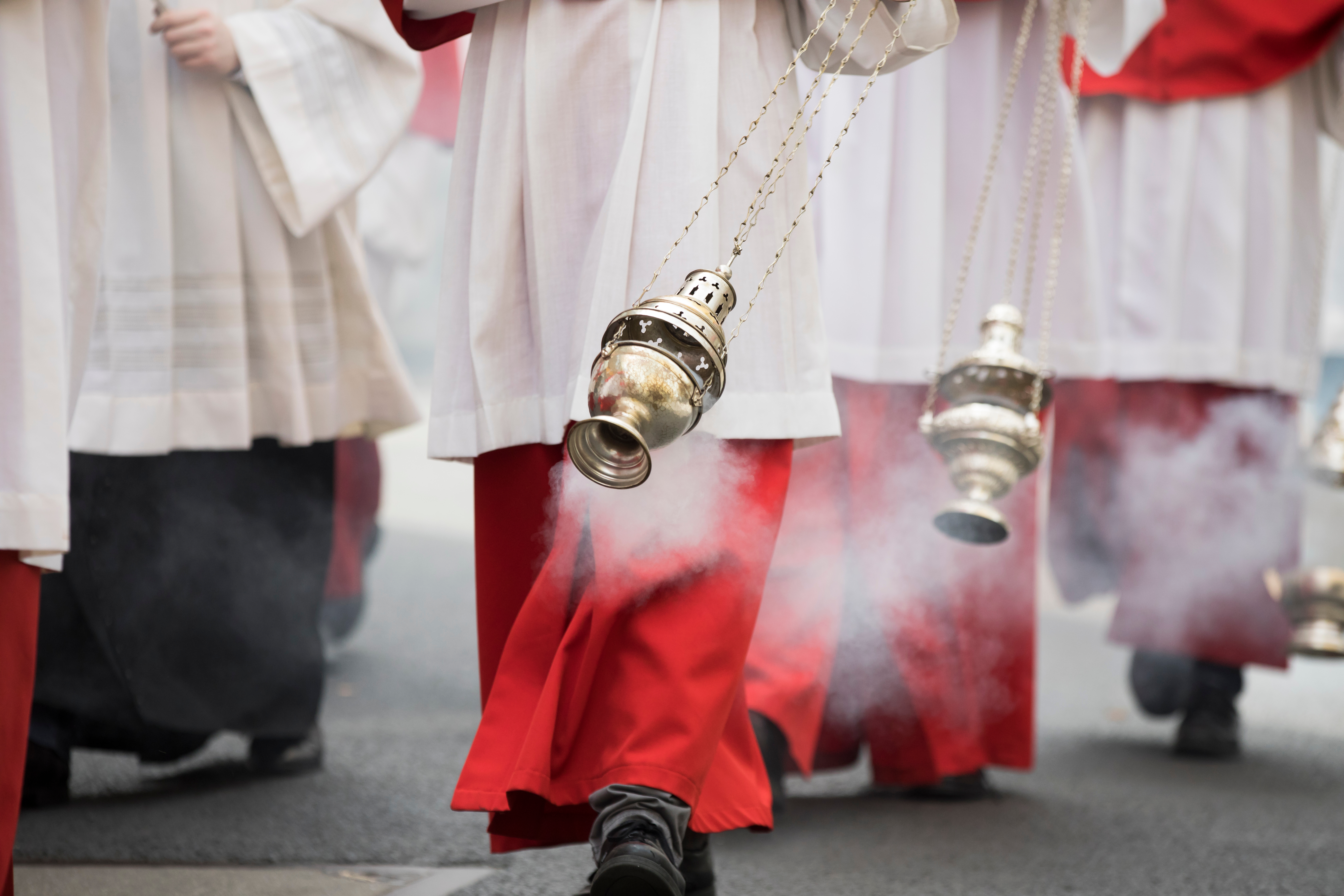 TLM altar boys implore cardinal: Consider our love for Latin Mass