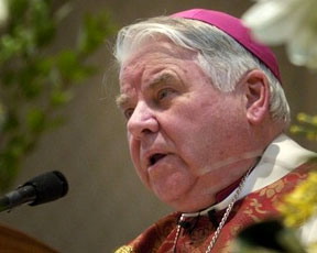 Bishop D’Arcy prays with Notre Dame students before graduation