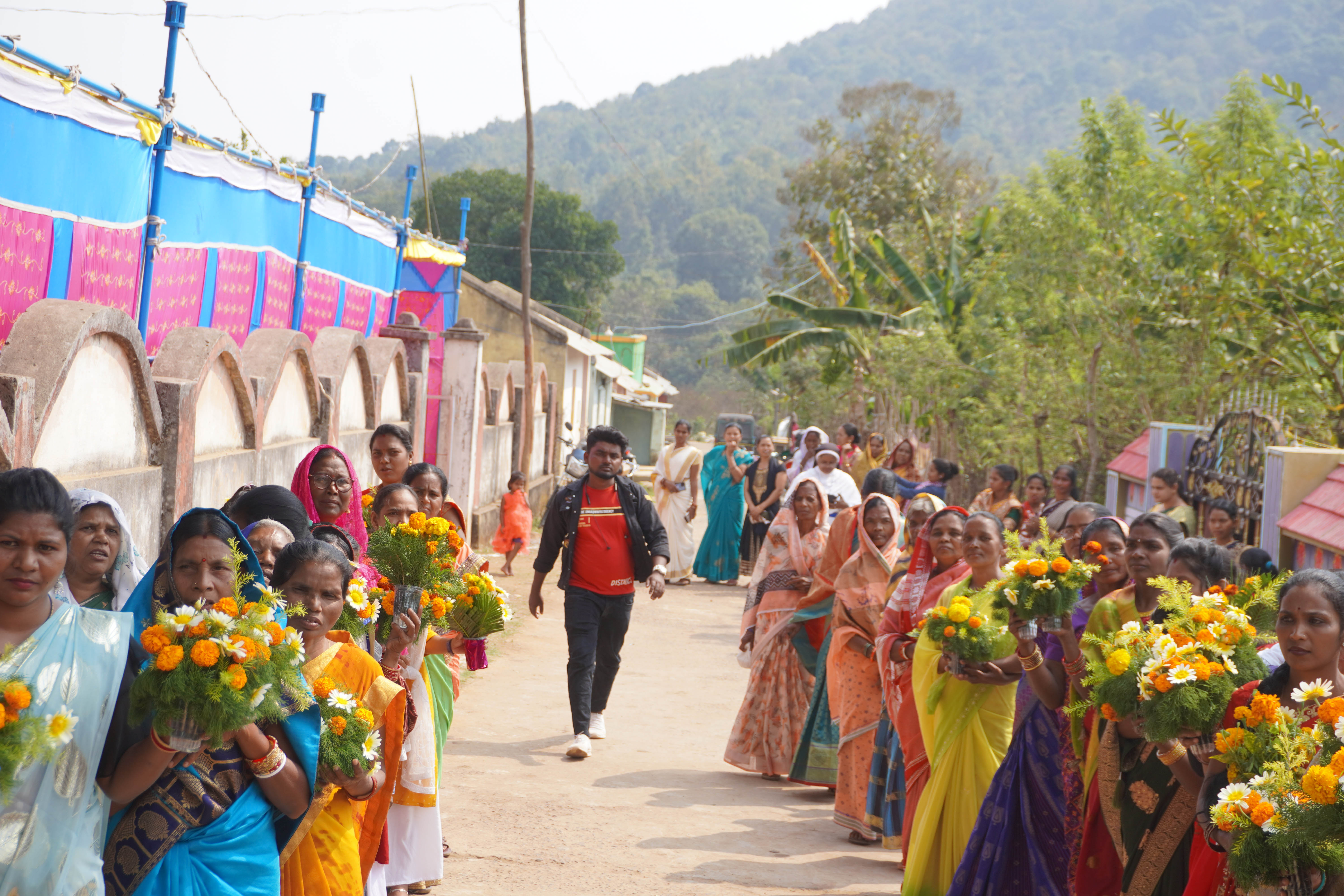 Nearly 2 dozen bishops visit remote community of ‘banished’ Catholics ...