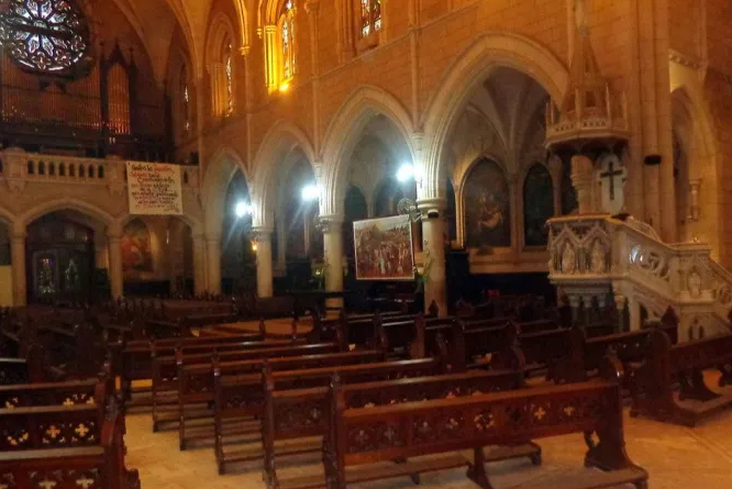 During Mass, Argentine priest leads congregation in political chant ...