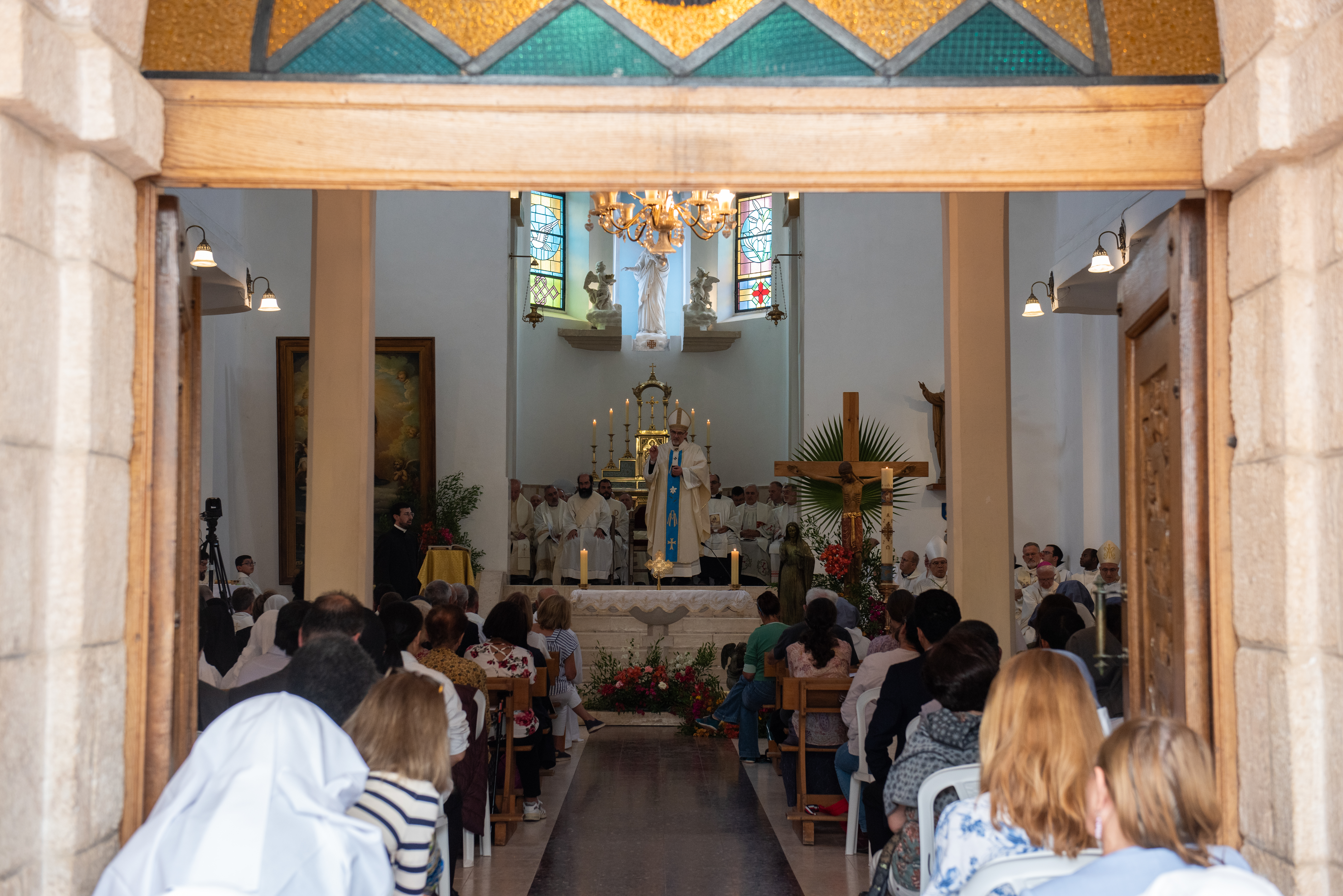 Latin patriarch of Jerusalem reconsecrates Holy Land to Our Lady, Queen ...
