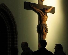 Most former Catholics left Church when young, detailed new survey says