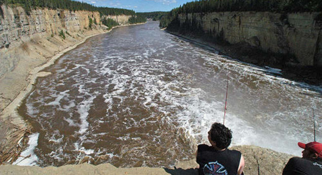 Hay River Reserve / K'atlodeeche First Nation / Hay River Dene 1 ...