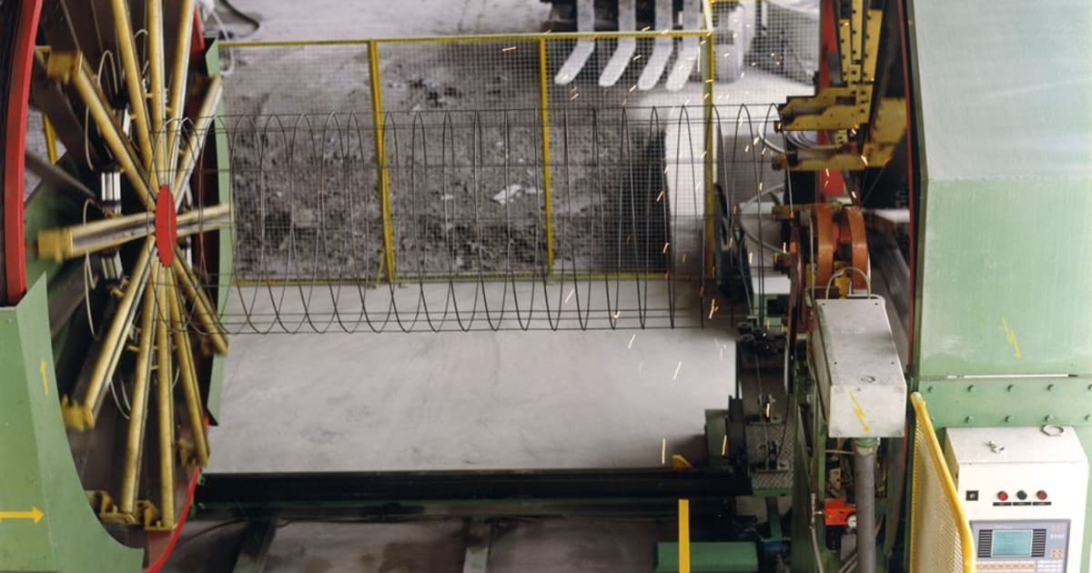 Linea per la produzione di gabbie cilindriche in acciaio per il ...