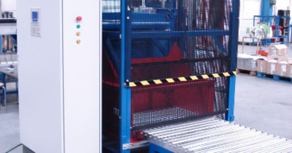 Lift and tip unit to bring bulk containers to higher level | expometals