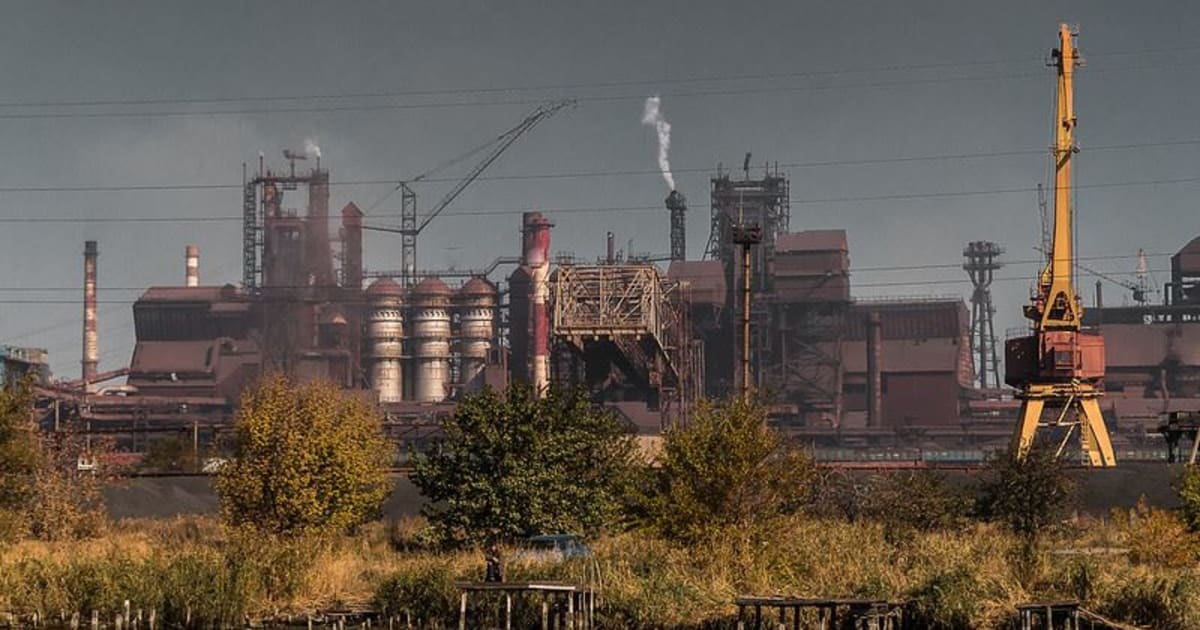 Azovstal, the steel plant contested between Russians and Ukrainians ...