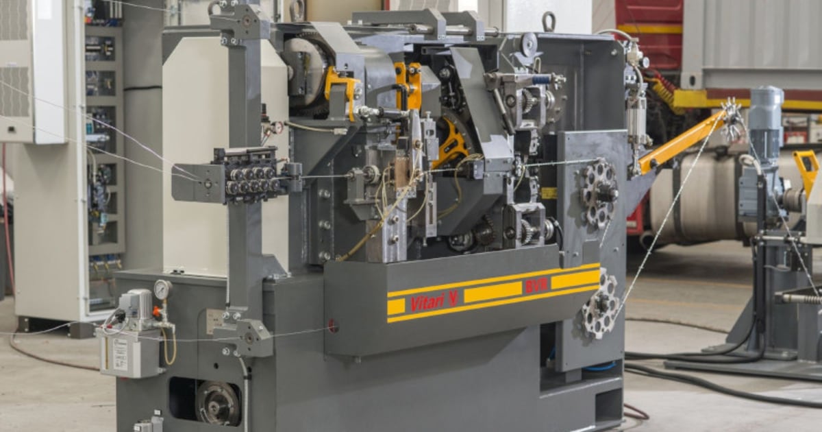 Machines for galvanized and plastic coated barbed wire | expometals